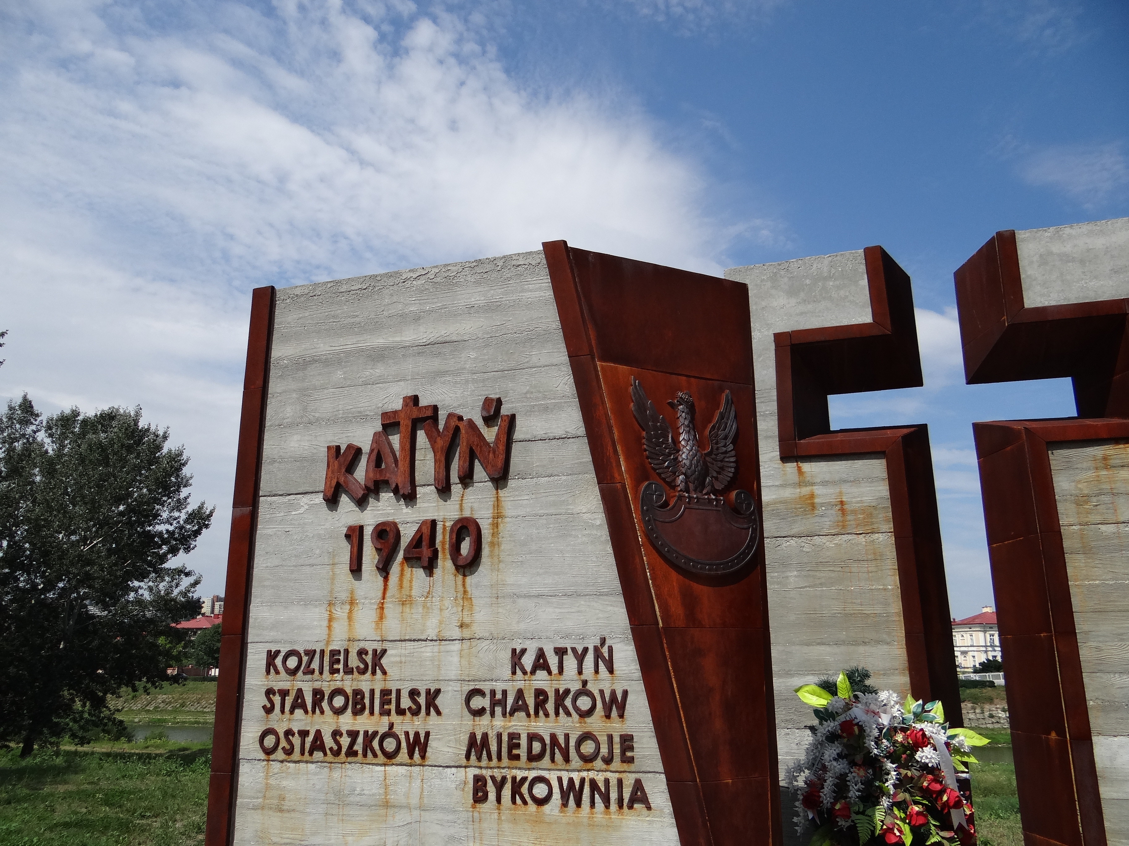 Remembering the Katyn Massacre and Stalinist crimes in Poland – the scroll